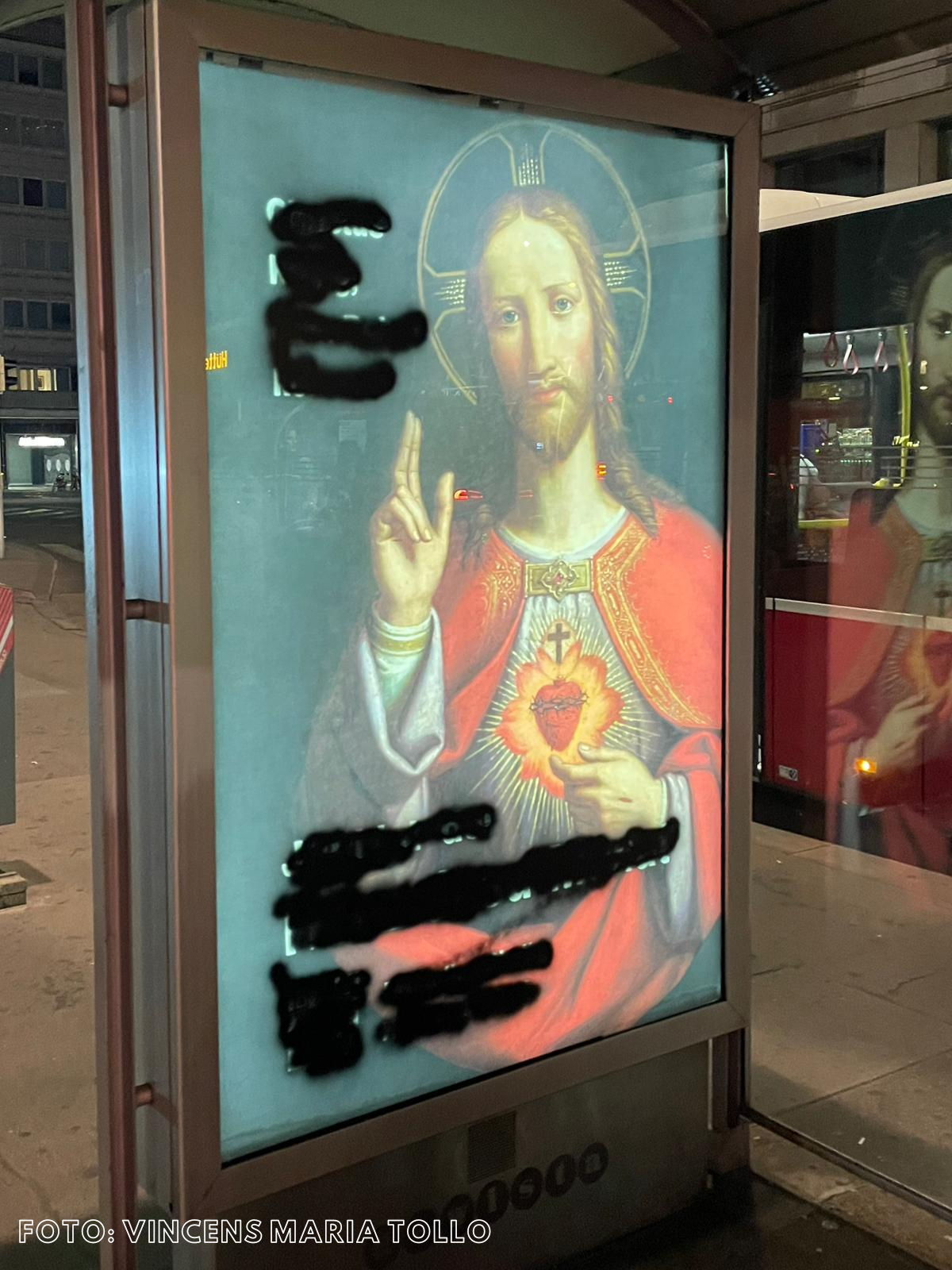 Anti-Katholischer Angriff auf die Herz-Jesu Plakate - TFP Deutschland